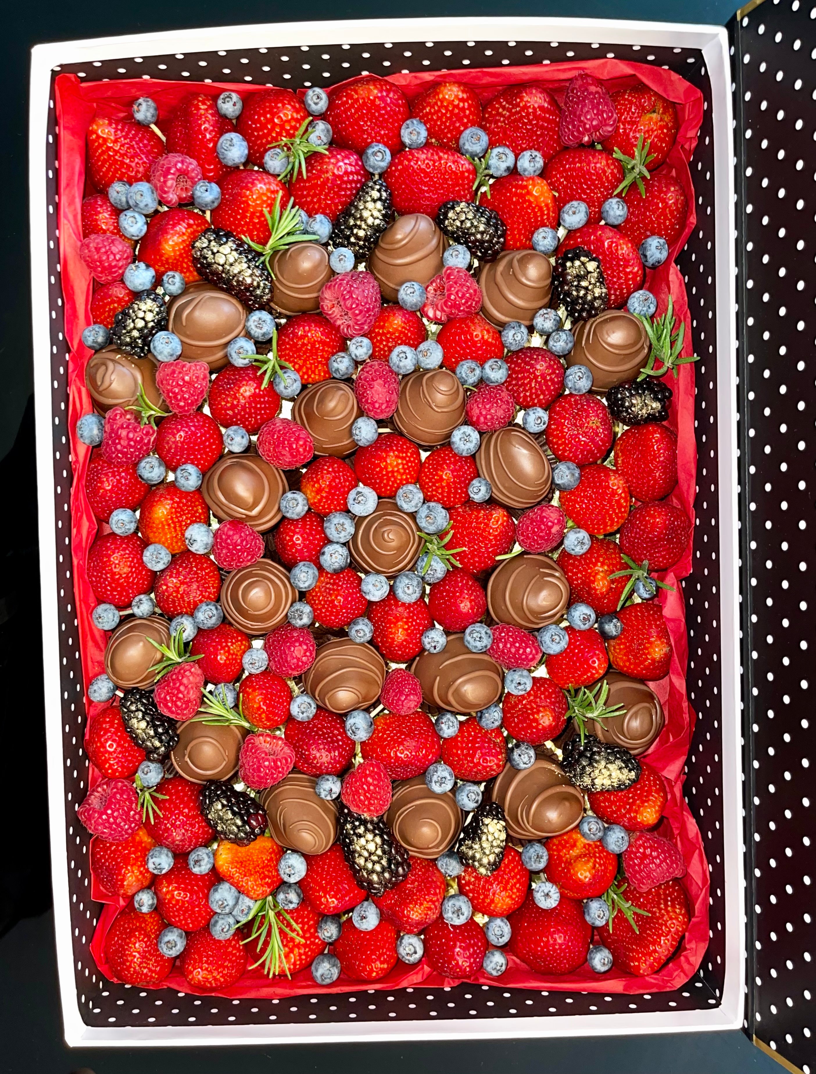 DELICIOUS BERRY BOX – Gourmet Gift 4U